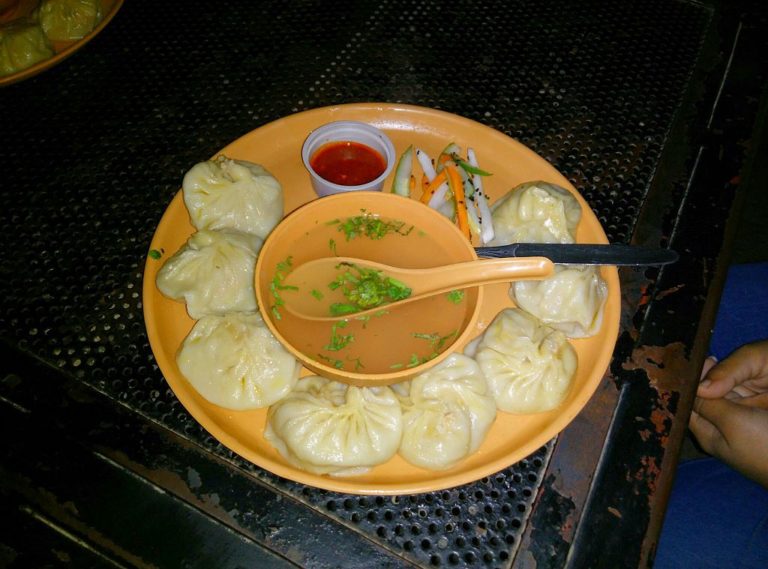 6 Delicious Local Street Foods You Must Try in Darjeeling ...