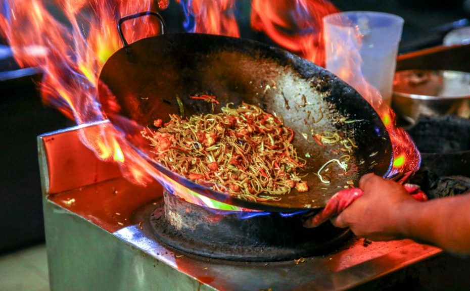 6 Delicious Local Street Foods You Must Try in Darjeeling - Swarnab Dutta