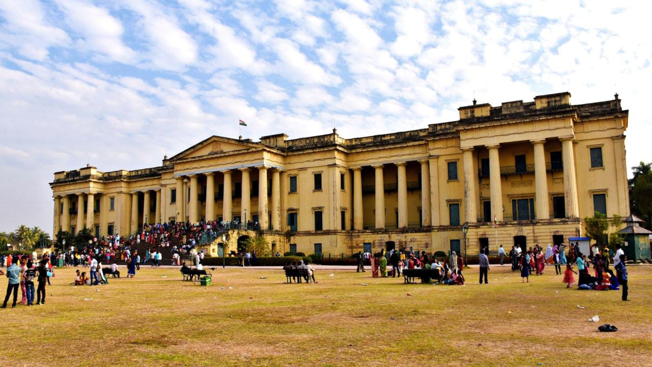 Hazarduari Palace (Murshidabad) - Timings, Ticket Price, History